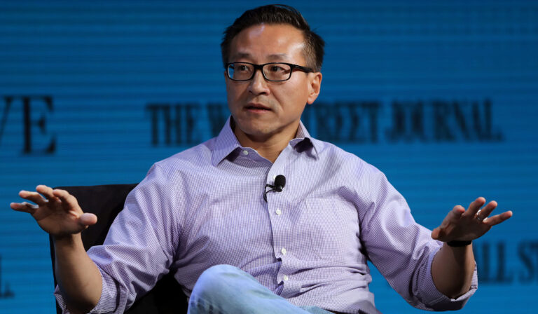 Joe Tsai: The Architect of Alibaba’s Success – Your Tech Story